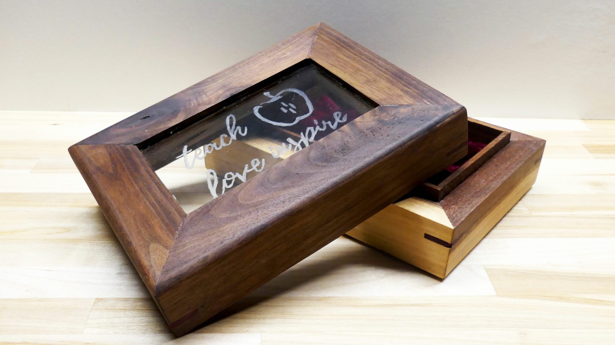 Handmade Engraved Glass Walnut Trinket Box - Lazy Guy DIY