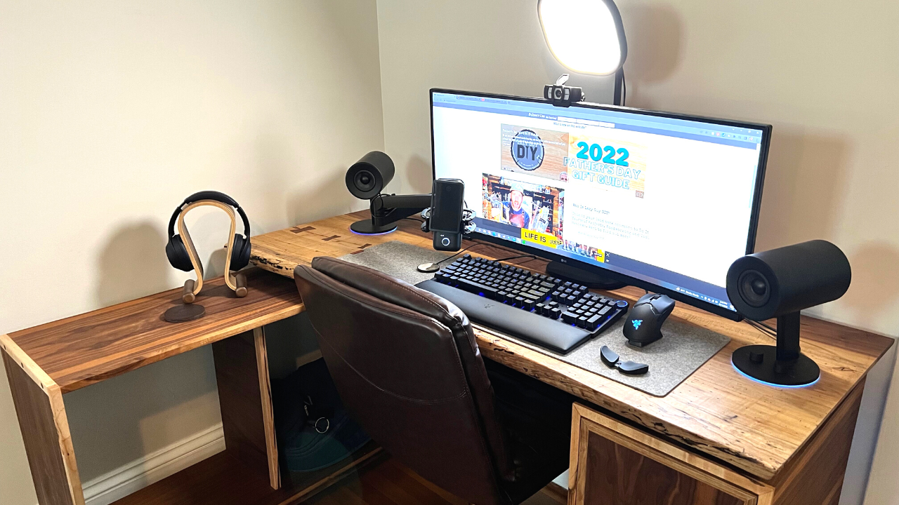 My Ultimate Content Creator Desk - Lazy Guy DIY